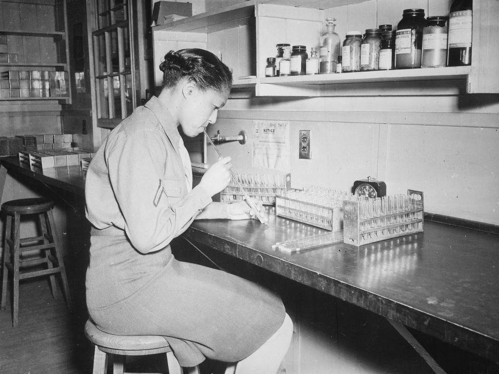 WAC Conducts Experiment in Hospital Serology Lab – Women of World War II