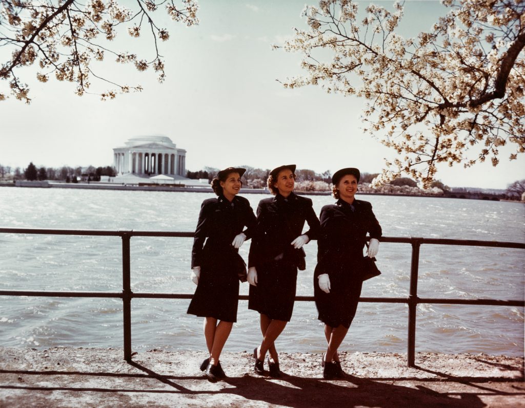 Three WAVES Sightseeing in Washington, D.C. – Women of World War II