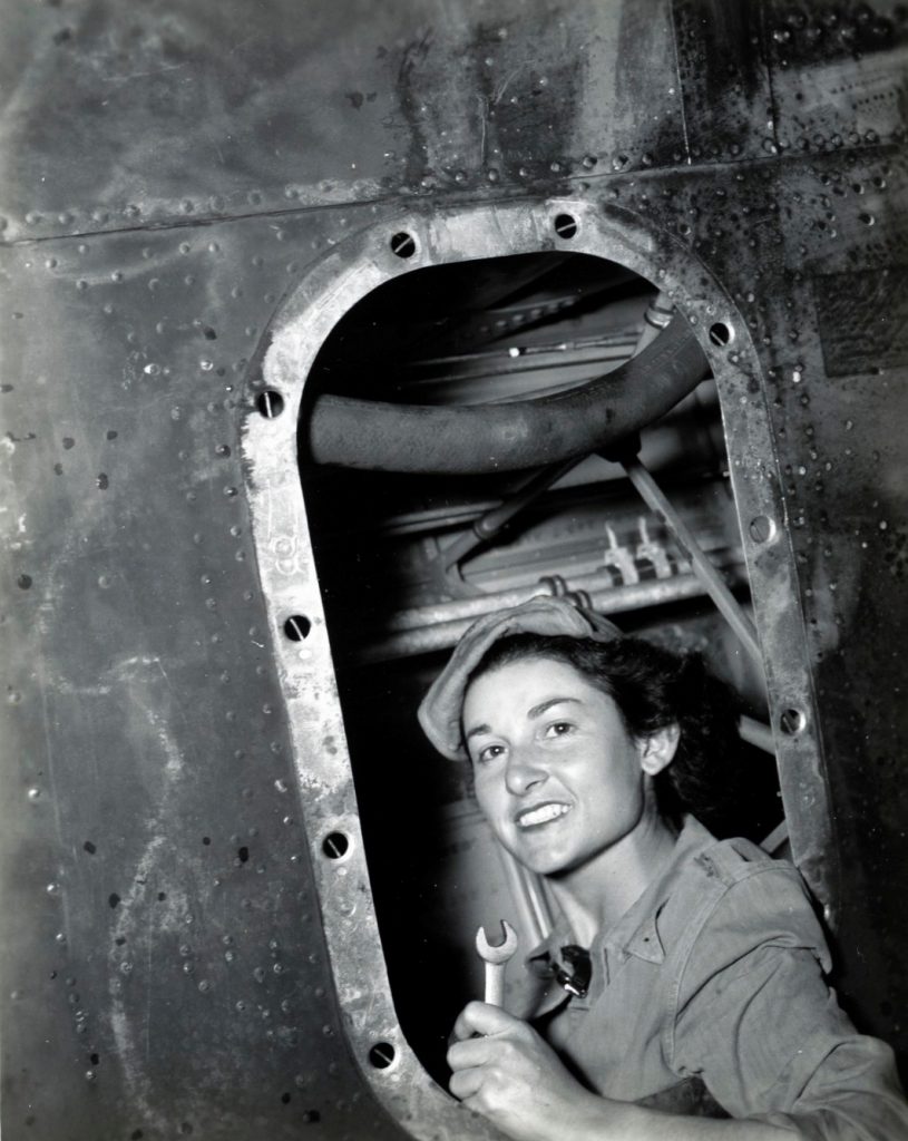 aircraft mechanic – Women of World War II