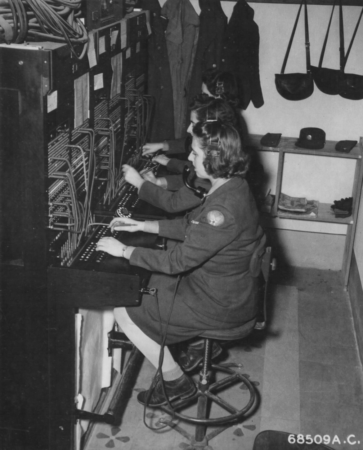 WAC telephone operators – Women of World War II